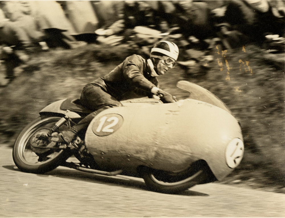 Bill Lomas Motorcycles – Bike Shop Clay Cross, Derbyshire